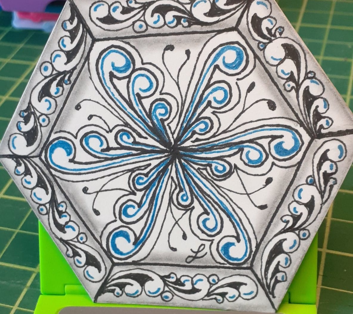 lori – Tangle Addicts