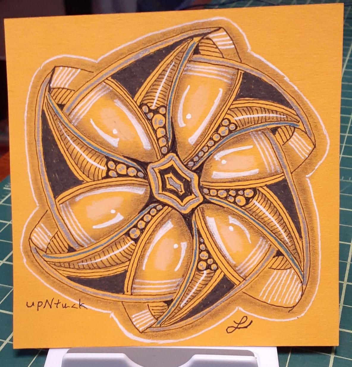 lori – Tangle Addicts