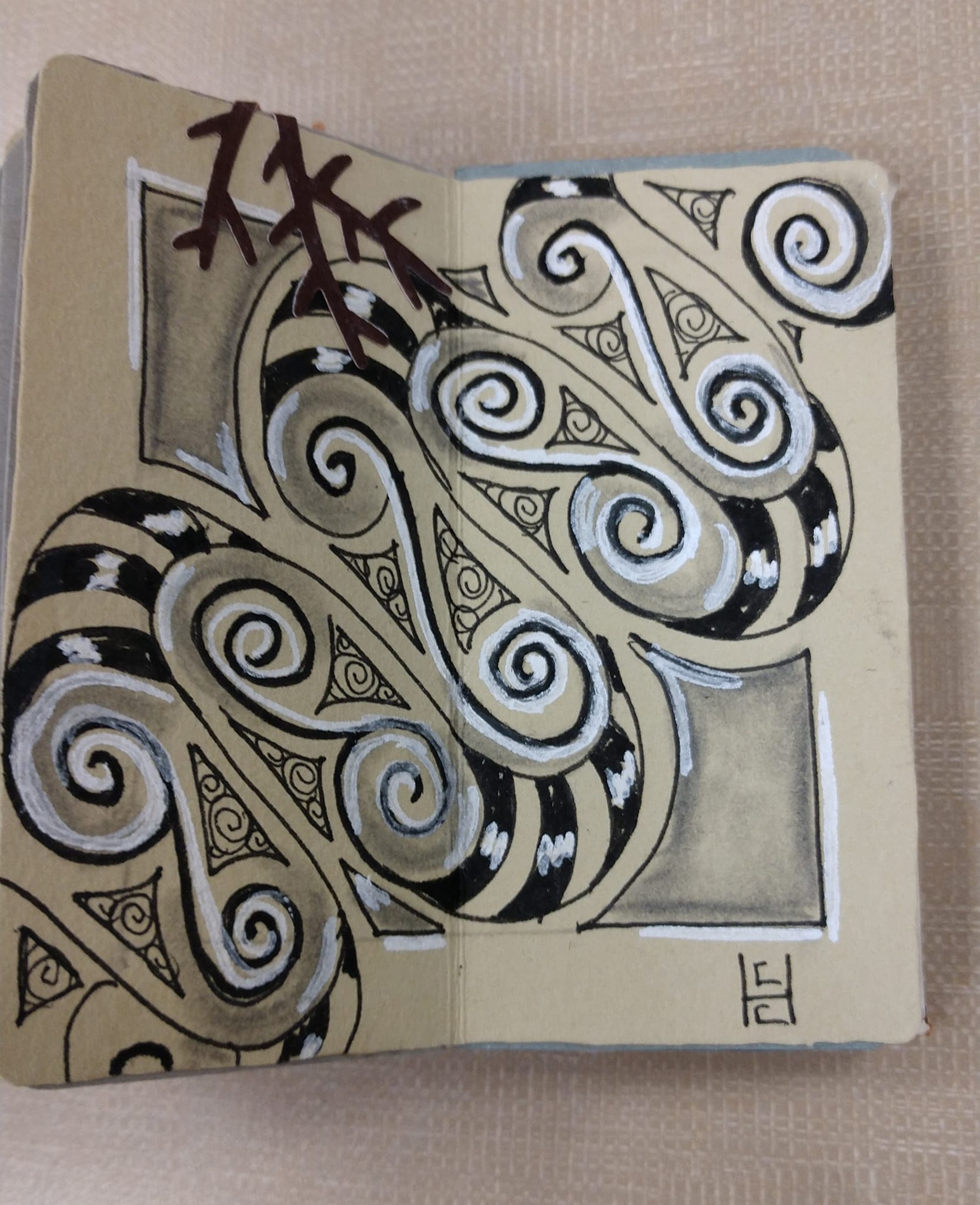 mom10 – Tangle Addicts